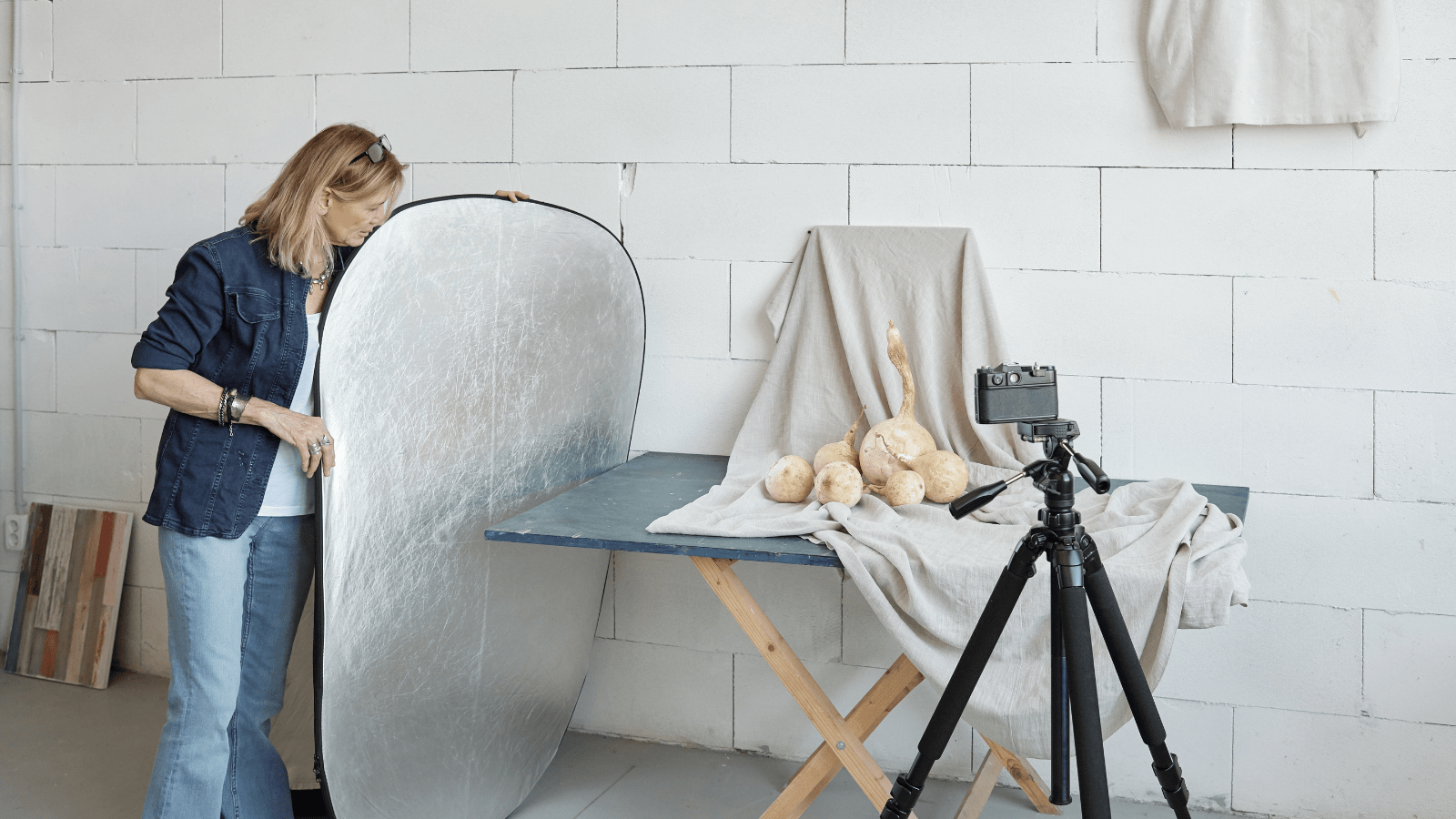Creative ways to use a reflector as a photographer - PUSH.fm
