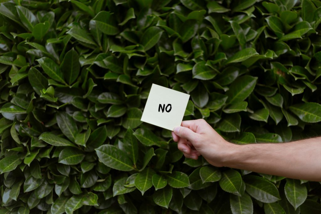 How to respond to negative comments without damaging your brand - PUSH.fm